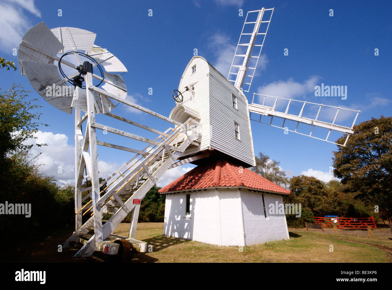 Windmill water pump hi-res stock photography and images - Alamy