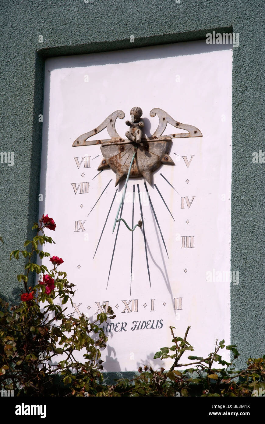 Wall mounted sundial hi-res stock photography and images - Alamy