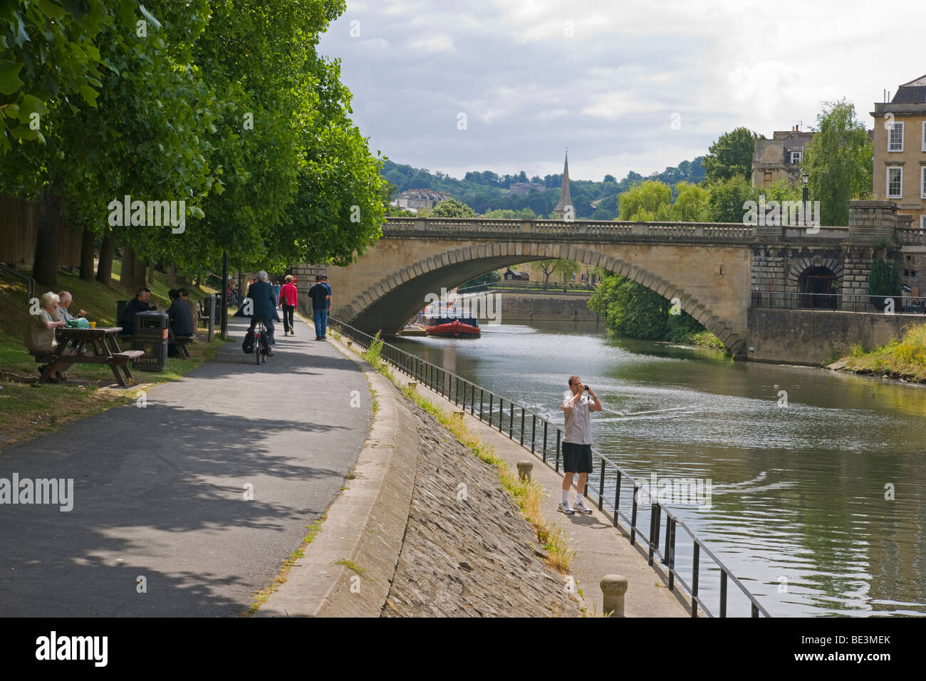 River Avon, north parade bridge, Gloucestershire, Cotswolds, England ...