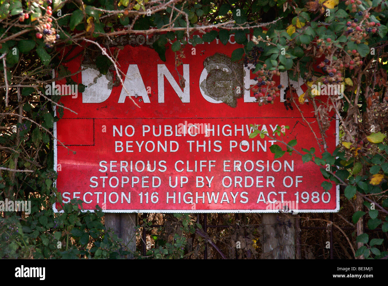 Warning cliff falls danger sign hi-res stock photography and images - Alamy