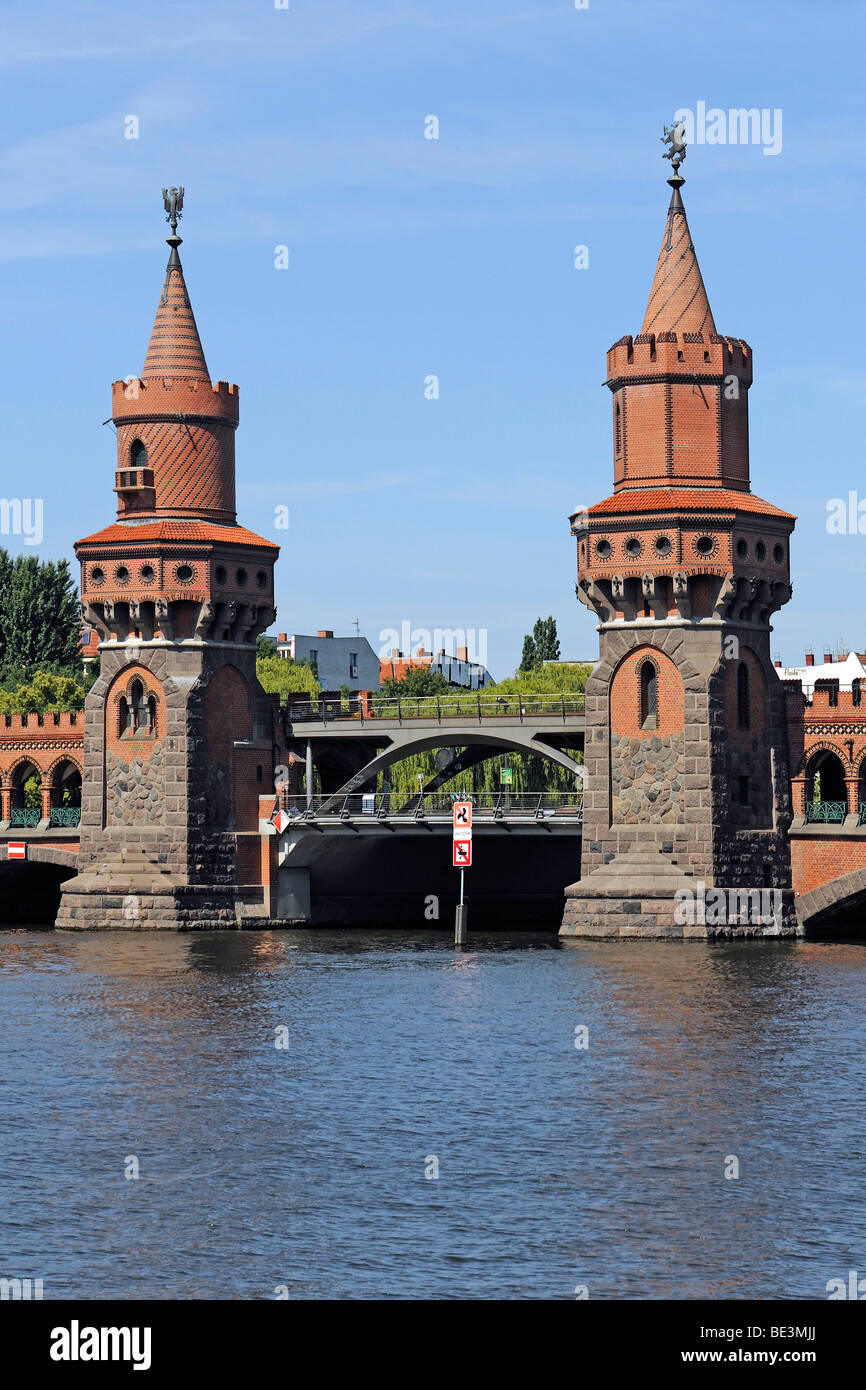 Tower bridge berlin towers hi-res stock photography and images - Alamy