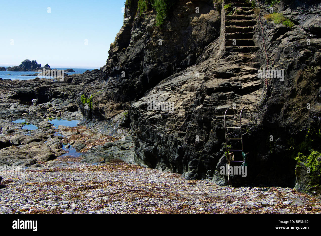 Serpentine rock cornwall hi-res stock photography and images - Alamy