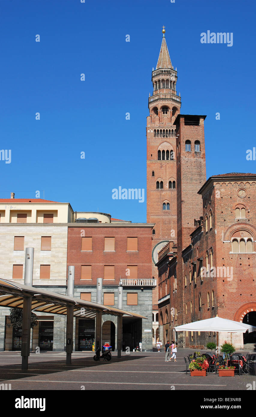 towers seen from piazza Stradivari, Cremona, Lombardy, Italy Stock ...