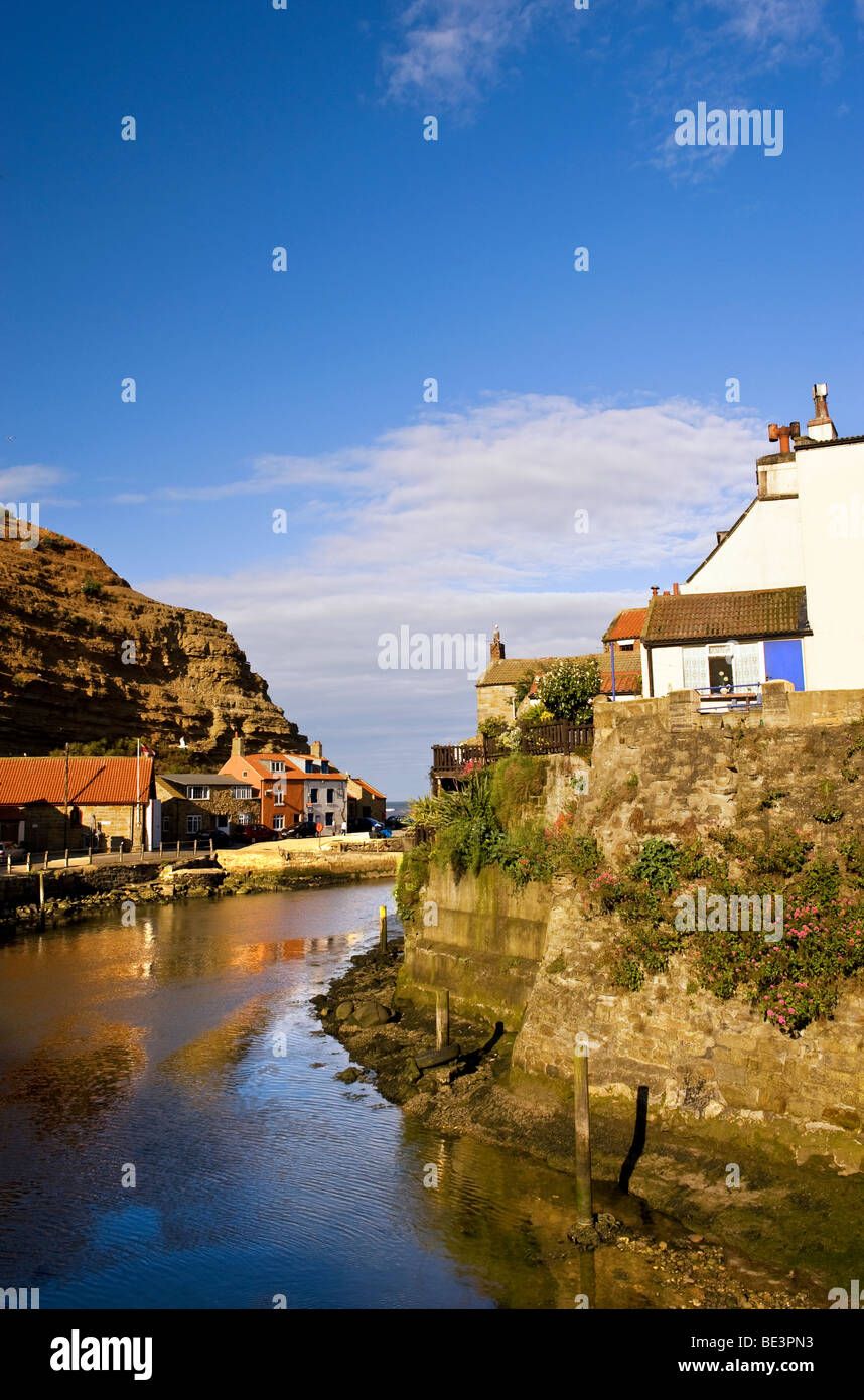 Staithes houses hi-res stock photography and images - Alamy