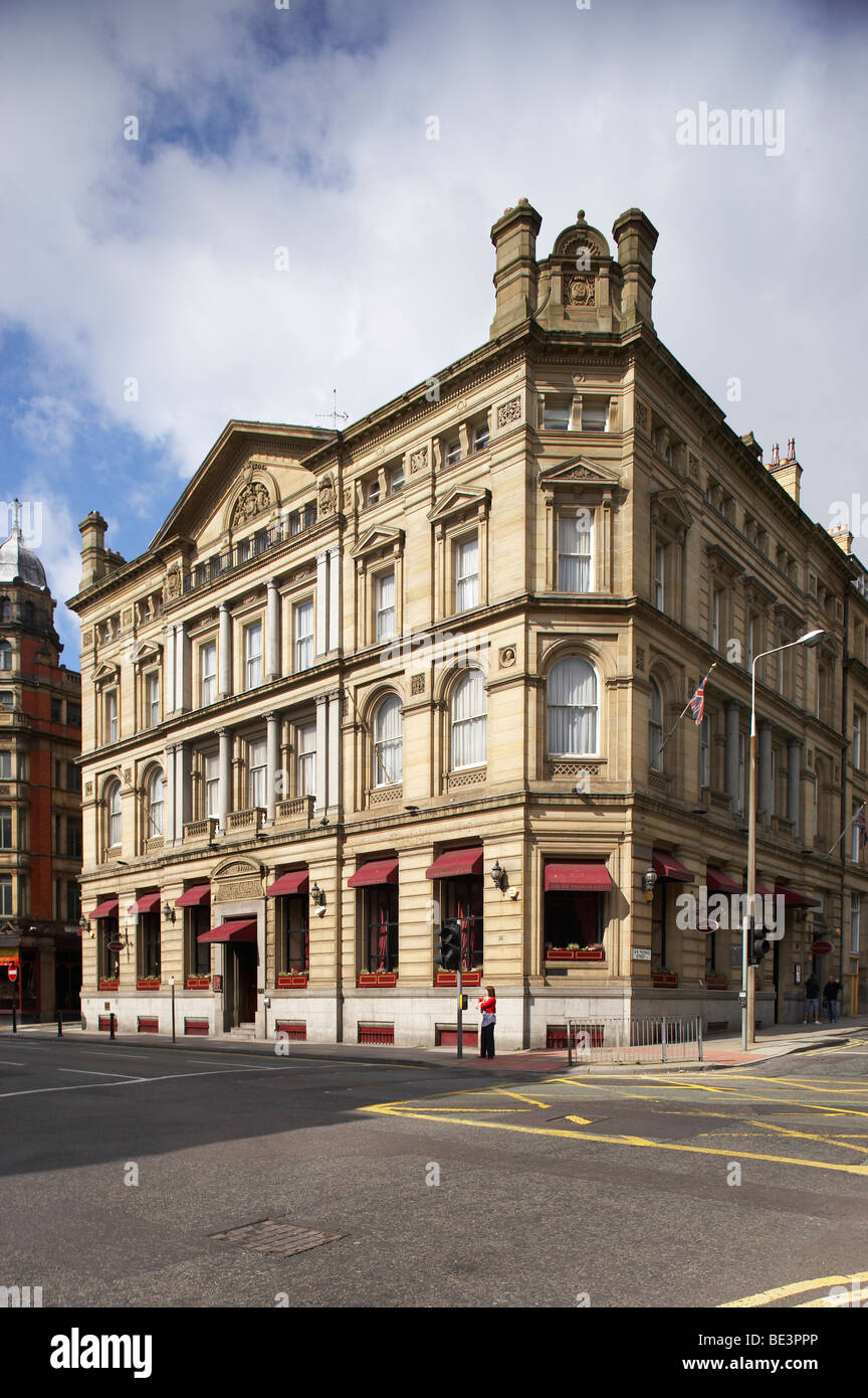 Architecture buildings liverpool view hi-res stock photography and ...