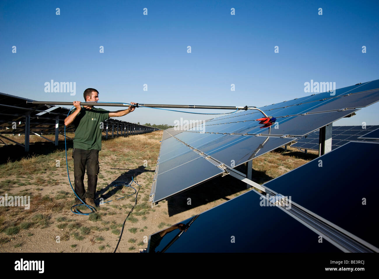 Photovoltaik kraftwerke hi-res stock photography and images - Alamy