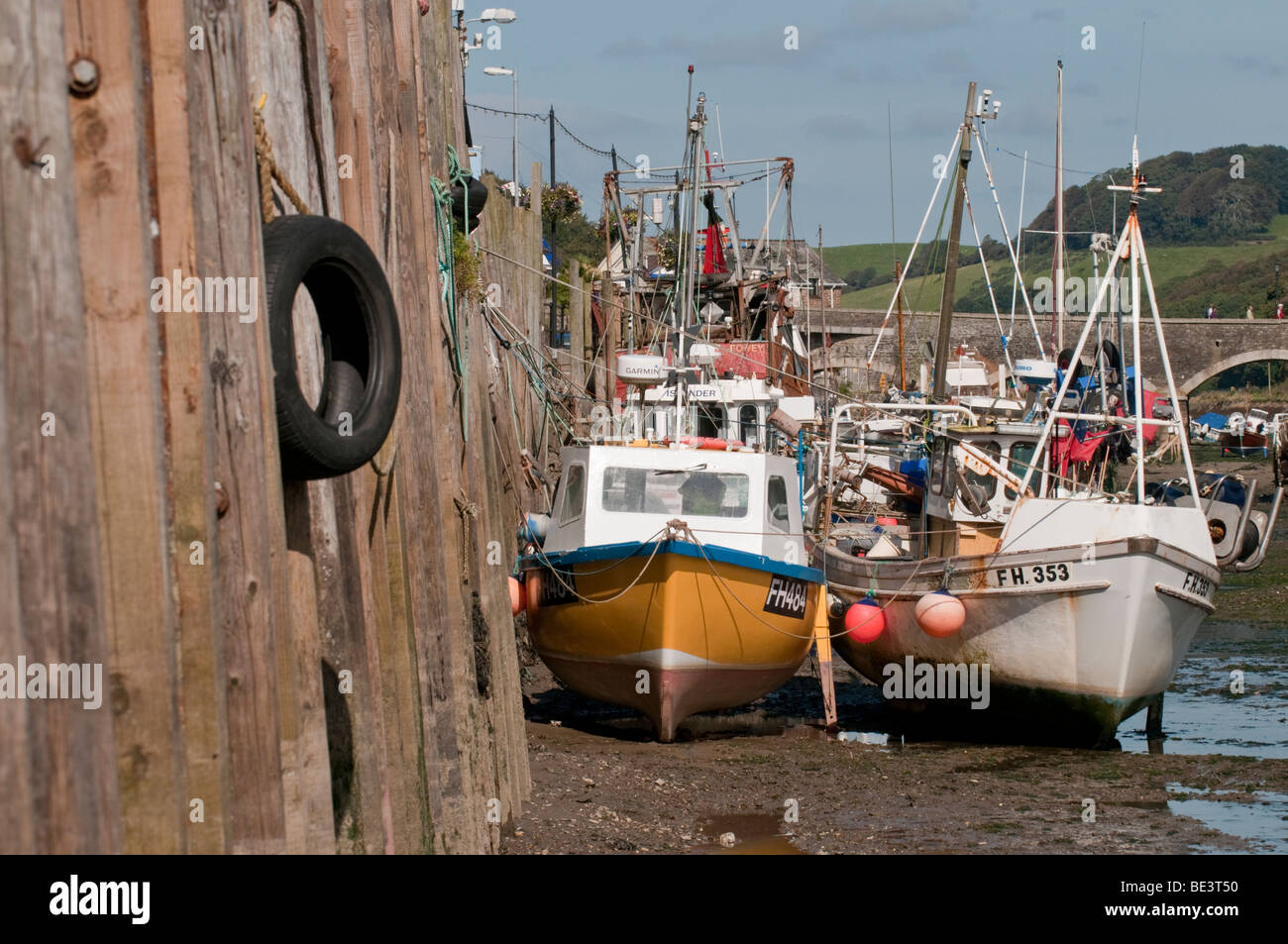 Looe fishing boats hi-res stock photography and images - Alamy