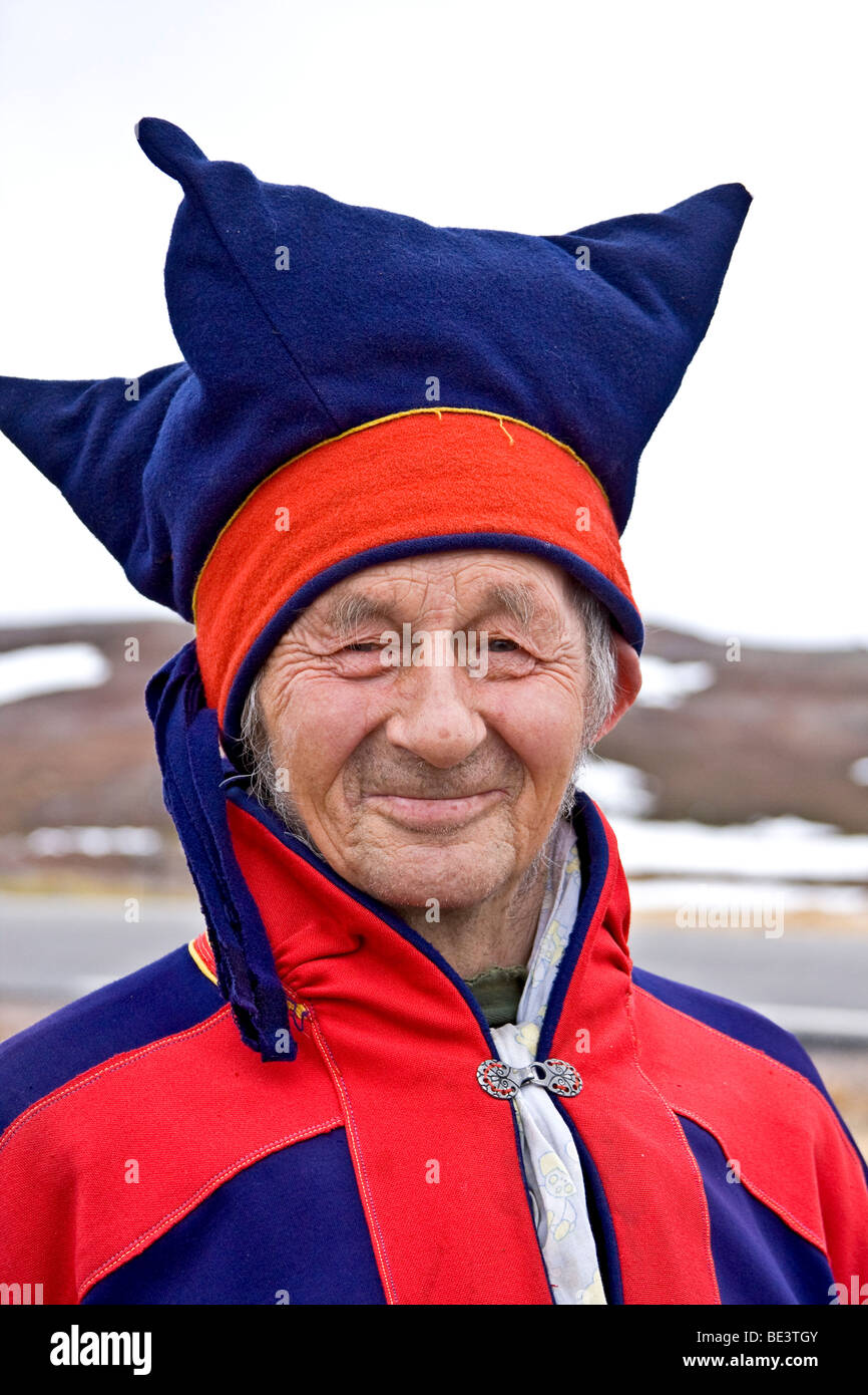 Traditional norway clothing hi-res stock photography and images - Alamy