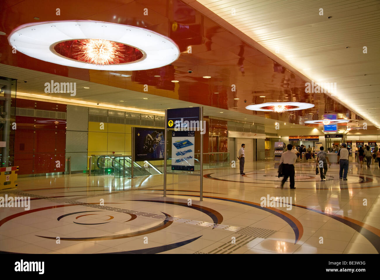 Dubai metro train station interior hi-res stock photography and images ...