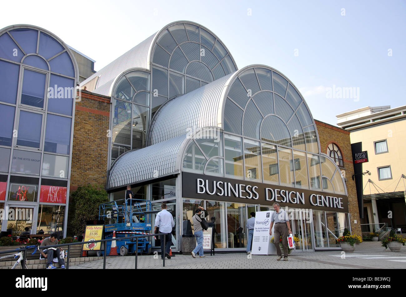 London business centre hi-res stock photography and images - Alamy
