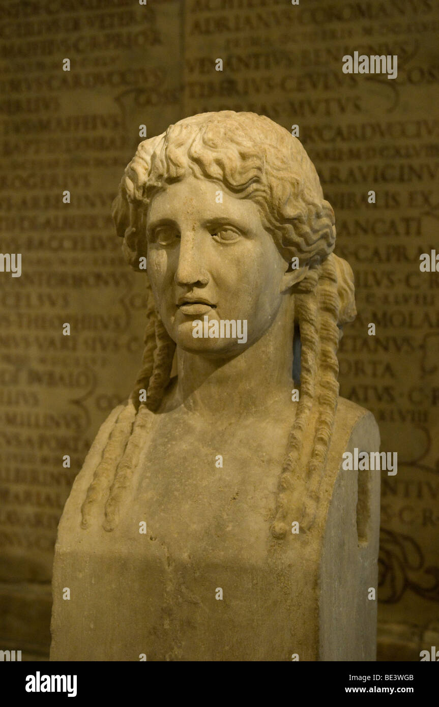 Ancient portrait hi-res stock photography and images - Alamy