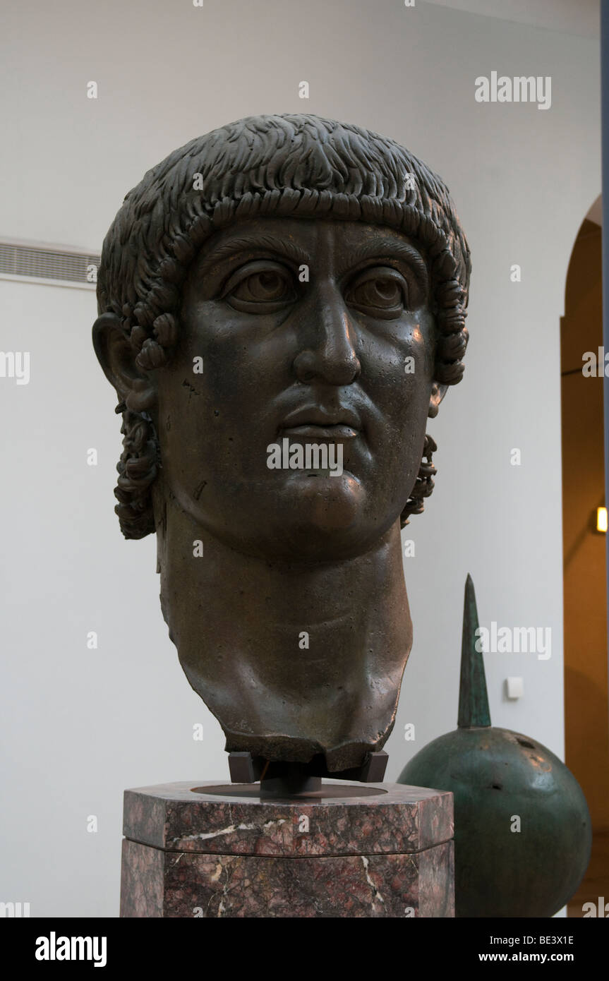 Head of Colossal bronze statue of Constantine in Palazzo dei ...