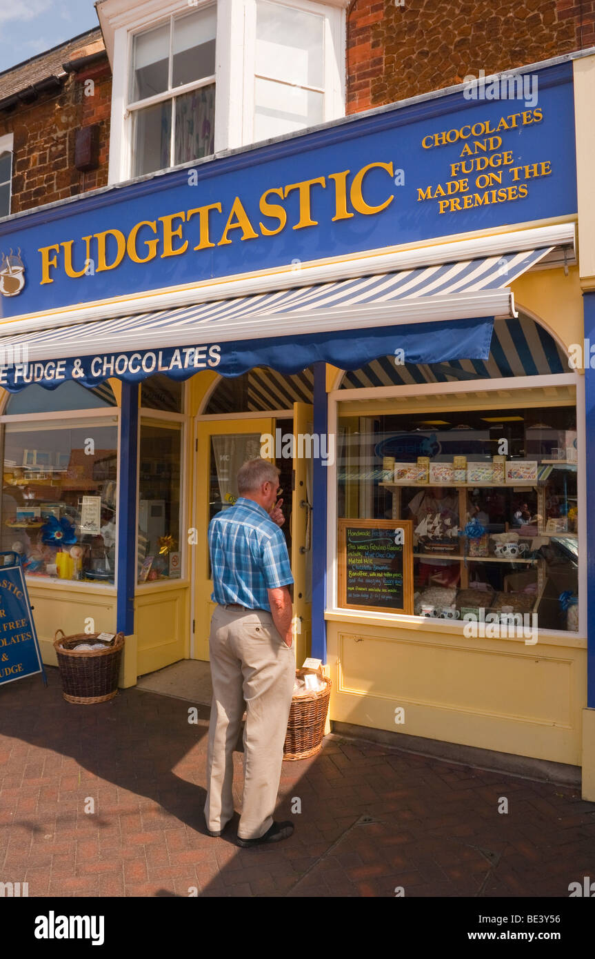 Hunstanton and shops hi-res stock photography and images - Alamy