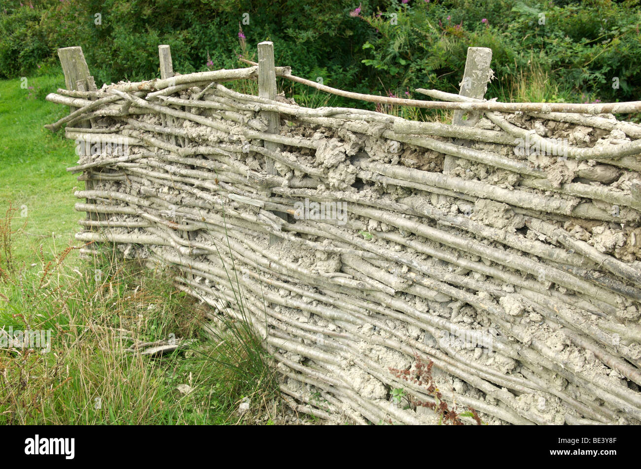 Wattle walls hi-res stock photography and images - Alamy