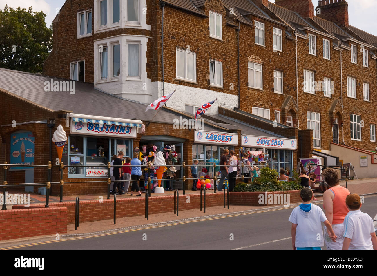 Hunstanton and shops hi-res stock photography and images - Alamy
