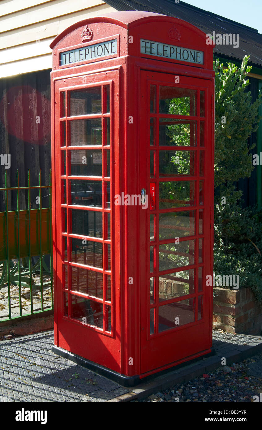 Red K6 phone box with button A & B phone at Ropley on the Mid-Hants ...