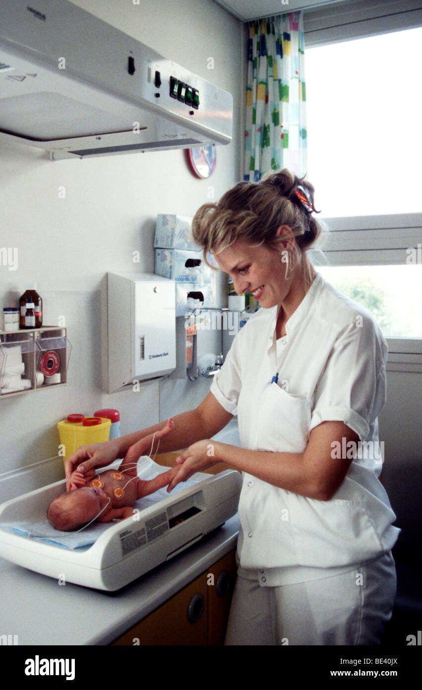 Neonatal nursing hi-res stock photography and images - Alamy