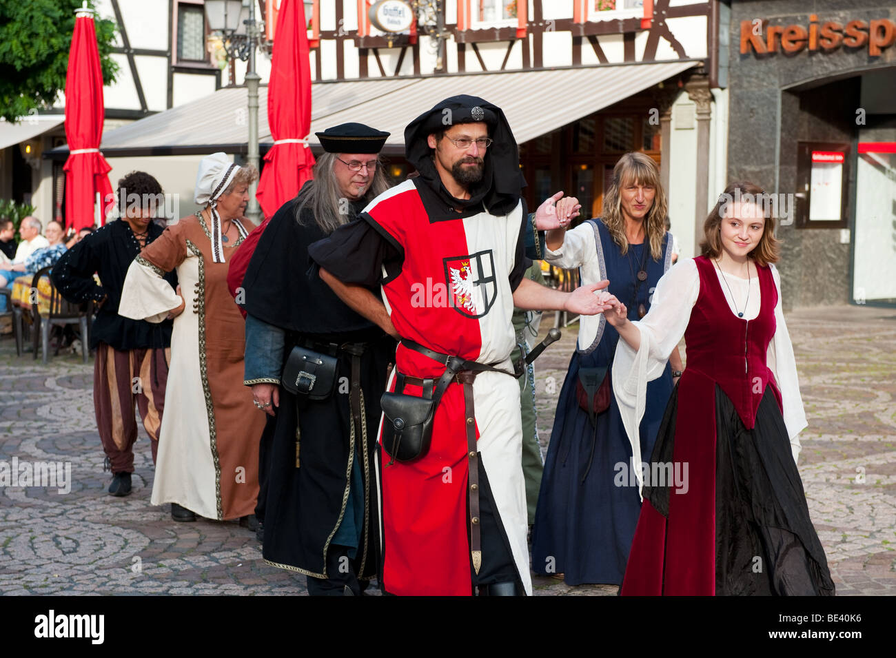 Dancing medieval dance in the streets of Ahrweiler Stock Photo - Alamy