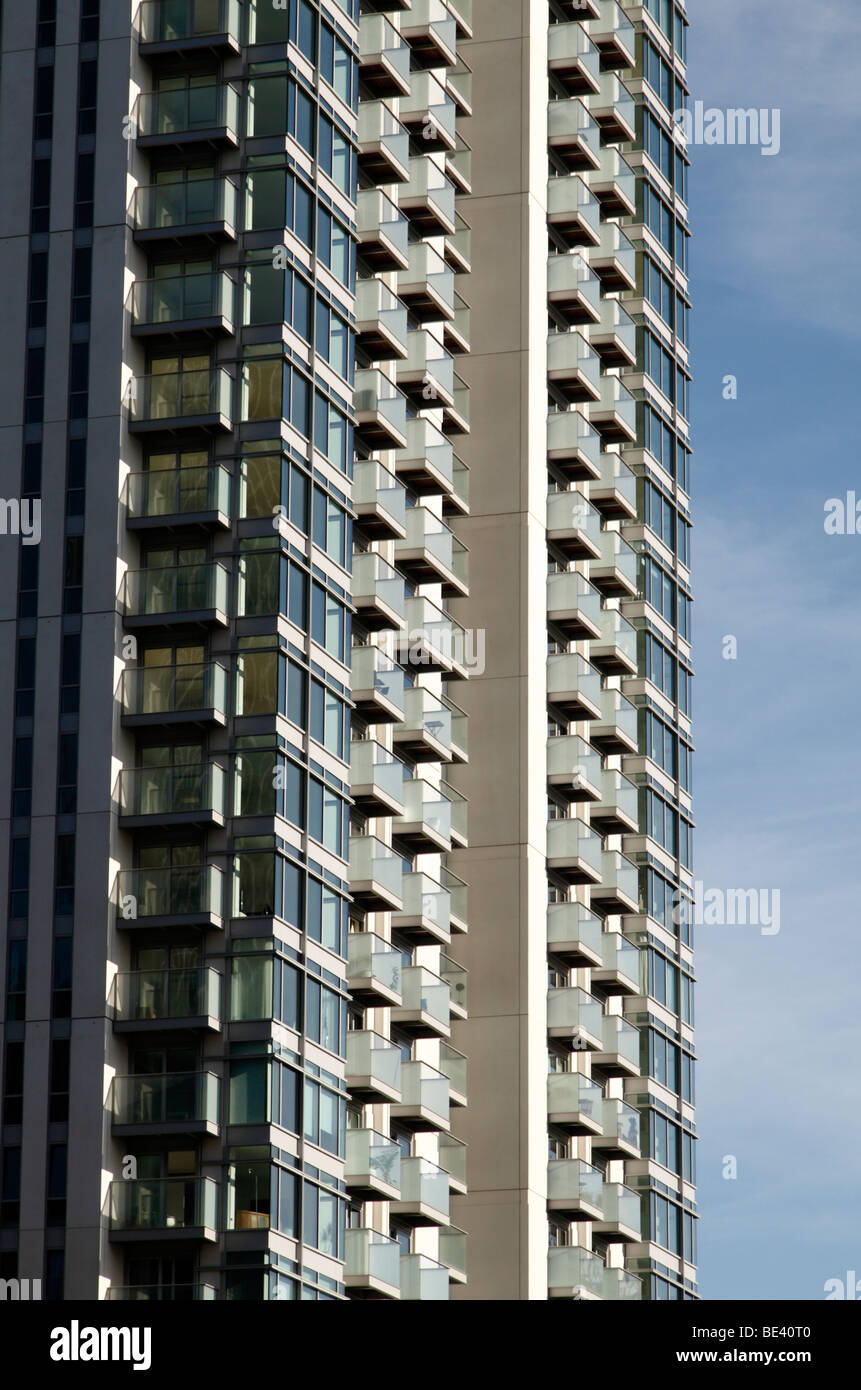 Residential tower block hi-res stock photography and images - Alamy