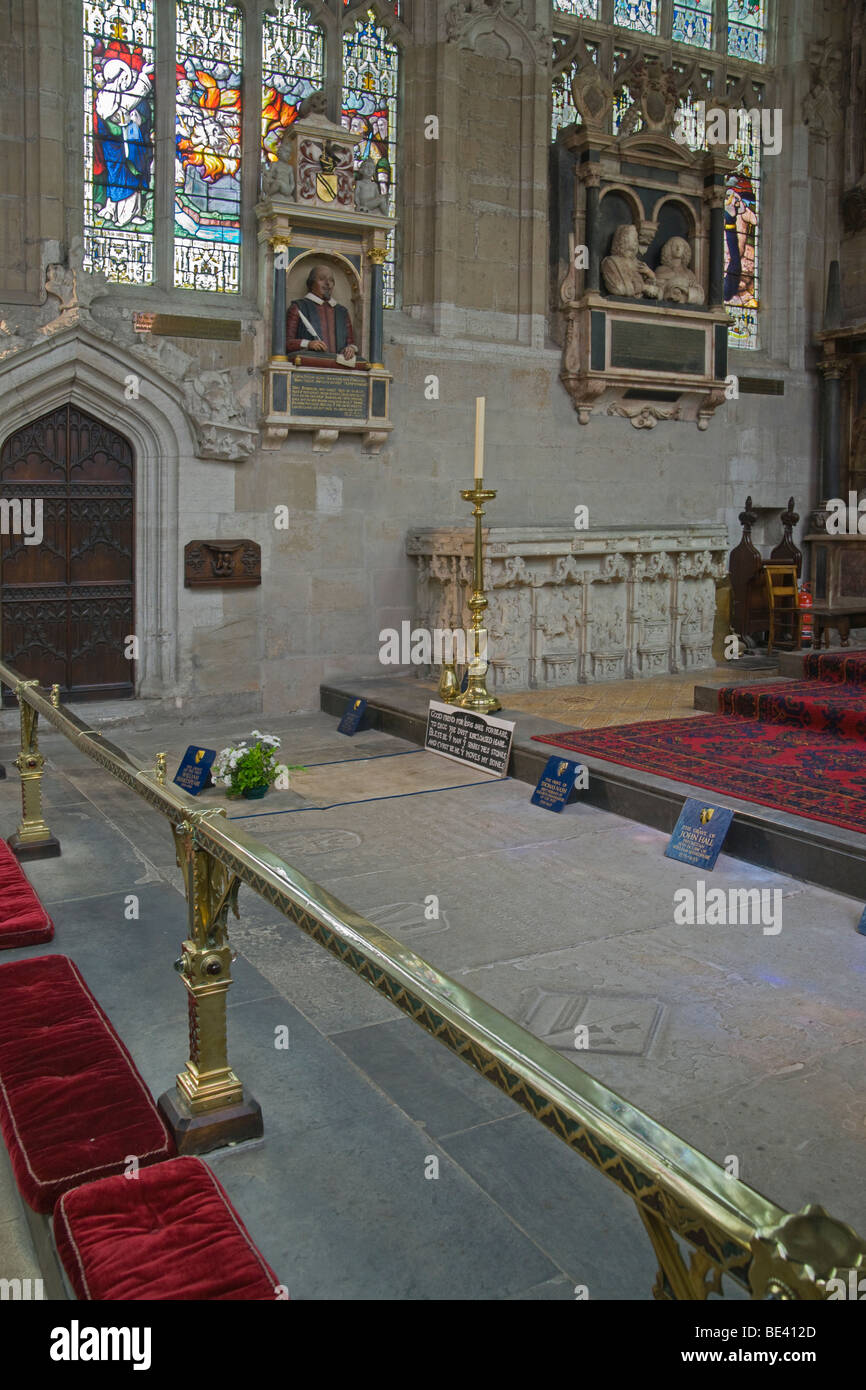 Shakespeares grave hi-res stock photography and images - Alamy