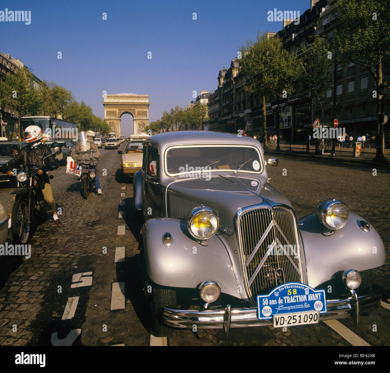 France, Paris, Citroen Traction Avant oldtimer car on the Avenue des ...