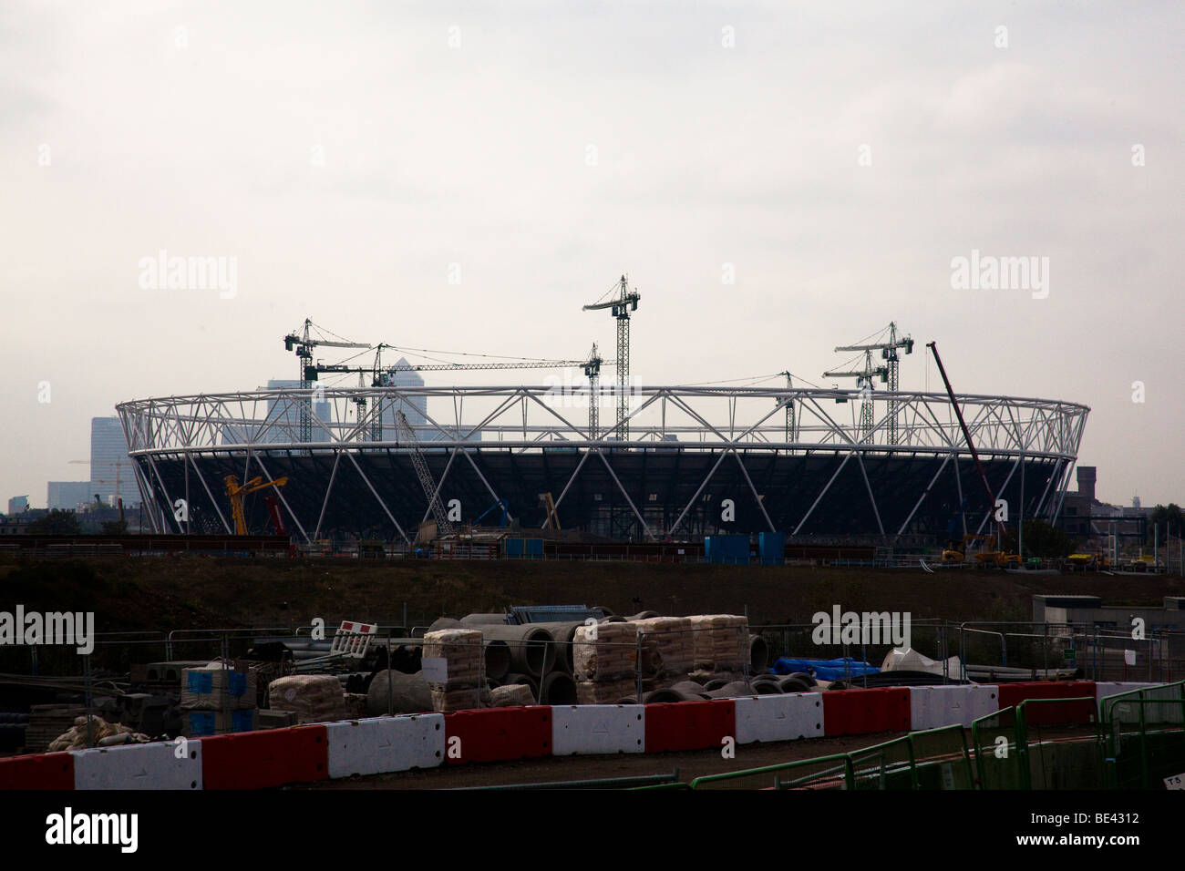 Olympic sit construction london hi-res stock photography and images - Alamy