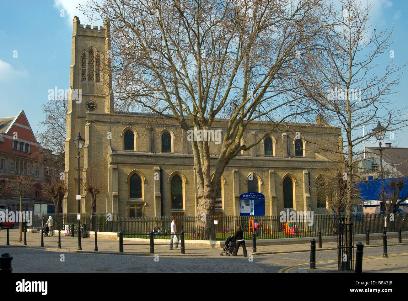 Fulham broadway methodist church hi-res stock photography and images ...
