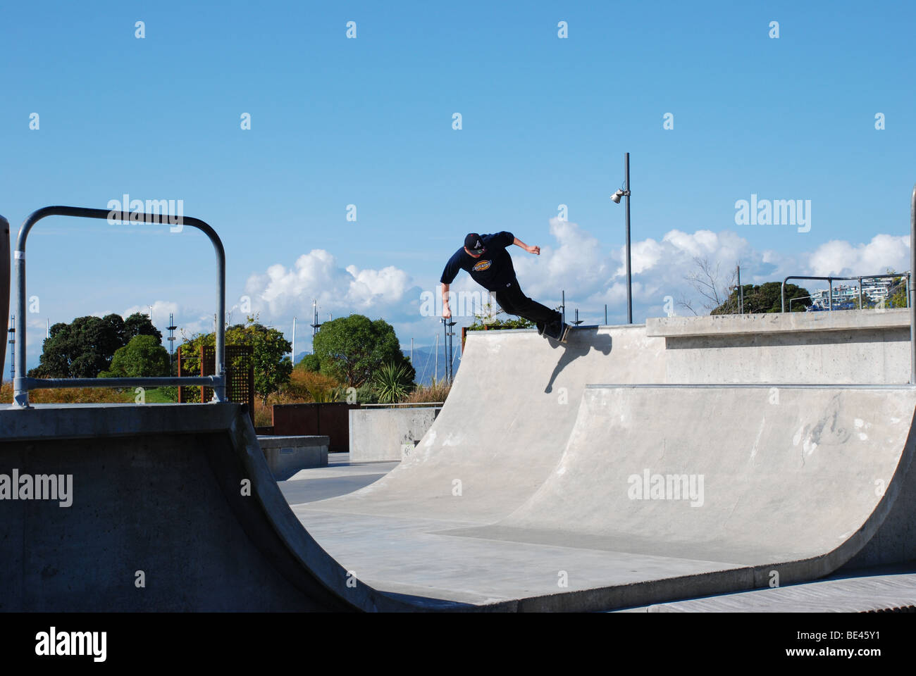 Half pipe hi-res stock photography and images - Alamy