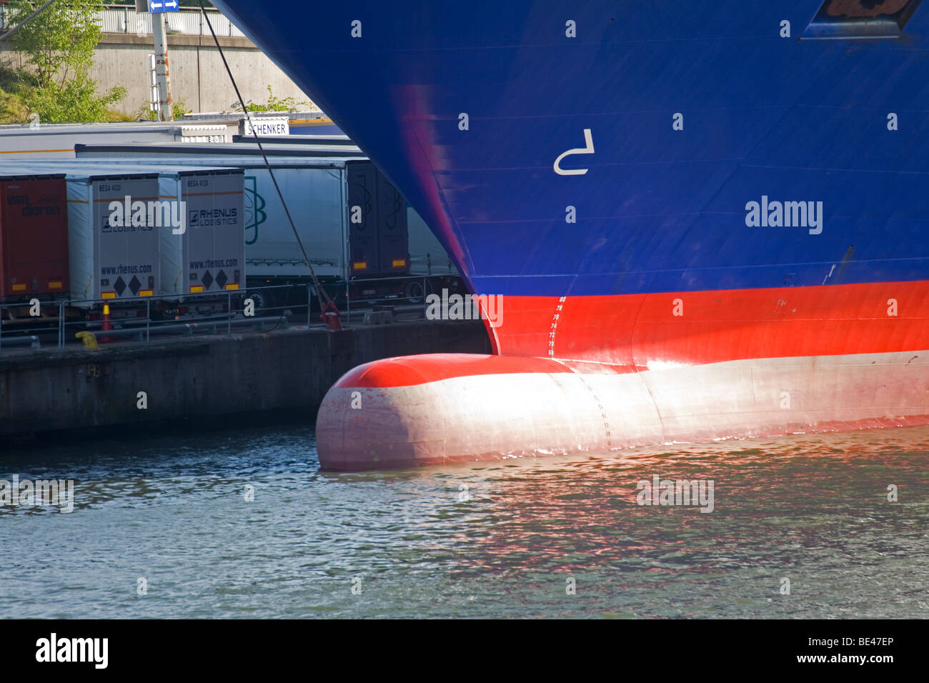 The nose bulb of a ship Stock Photo - Alamy