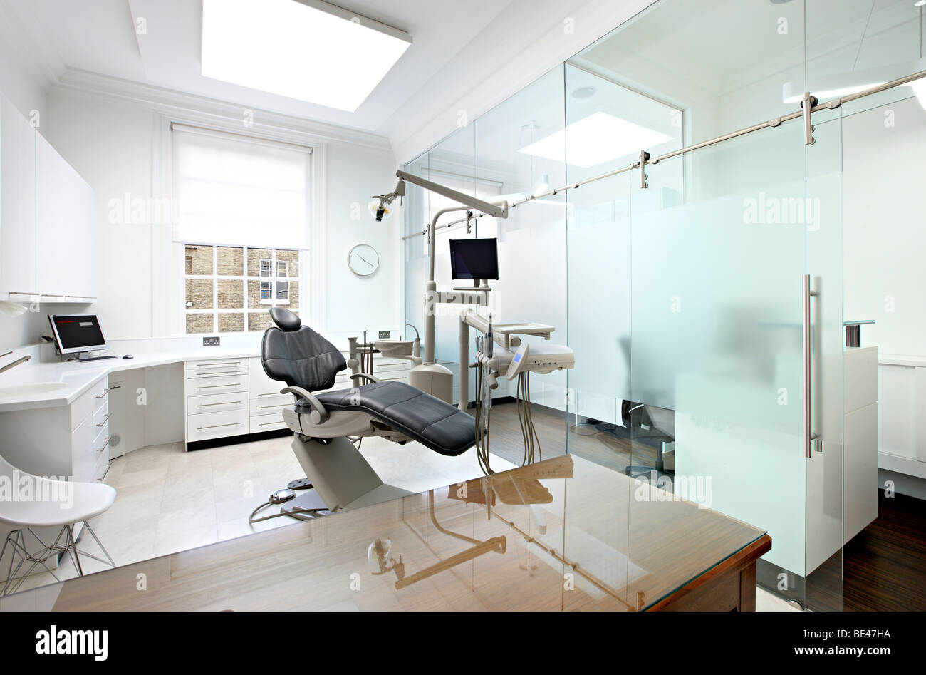 Modern designed dentist surgery hygienic Stock Photo - Alamy
