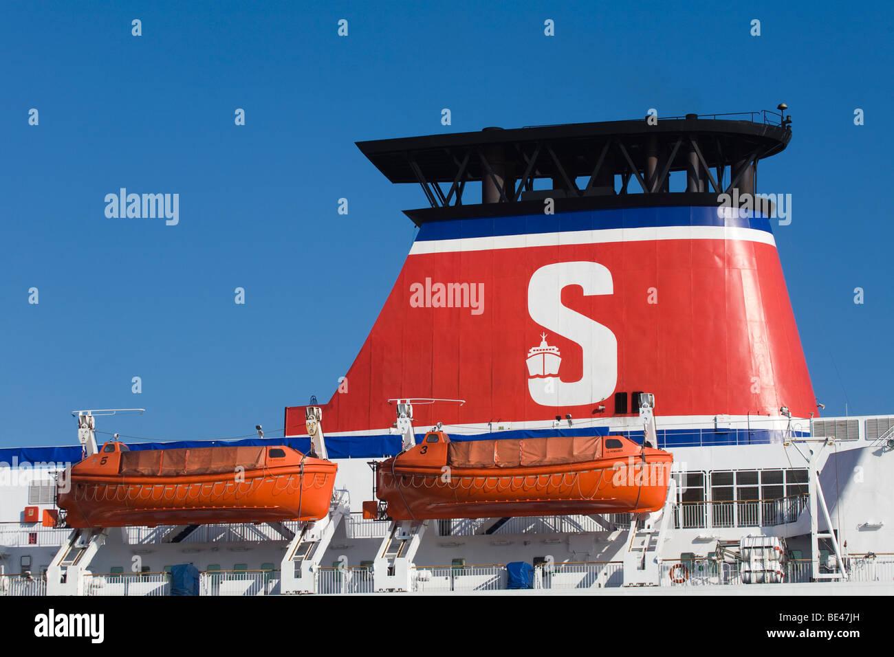 The red funnel line hi-res stock photography and images - Alamy