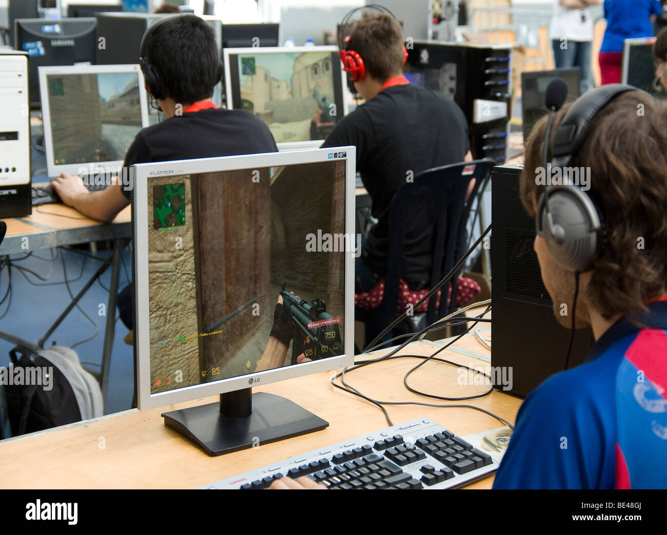 Virtual gaming party hi-res stock photography and images - Alamy