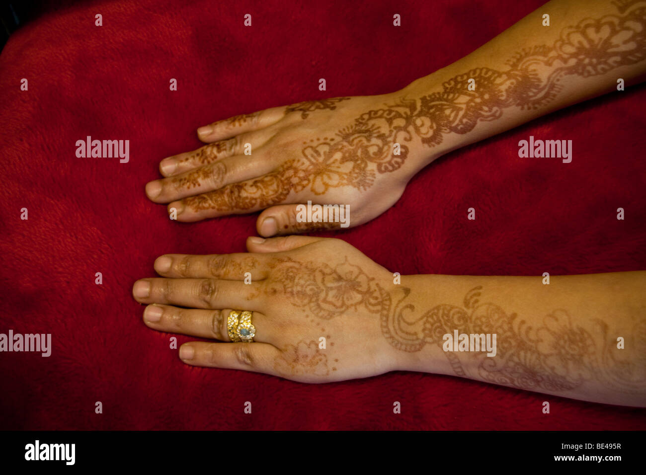 Hena hi-res stock photography and images - Alamy