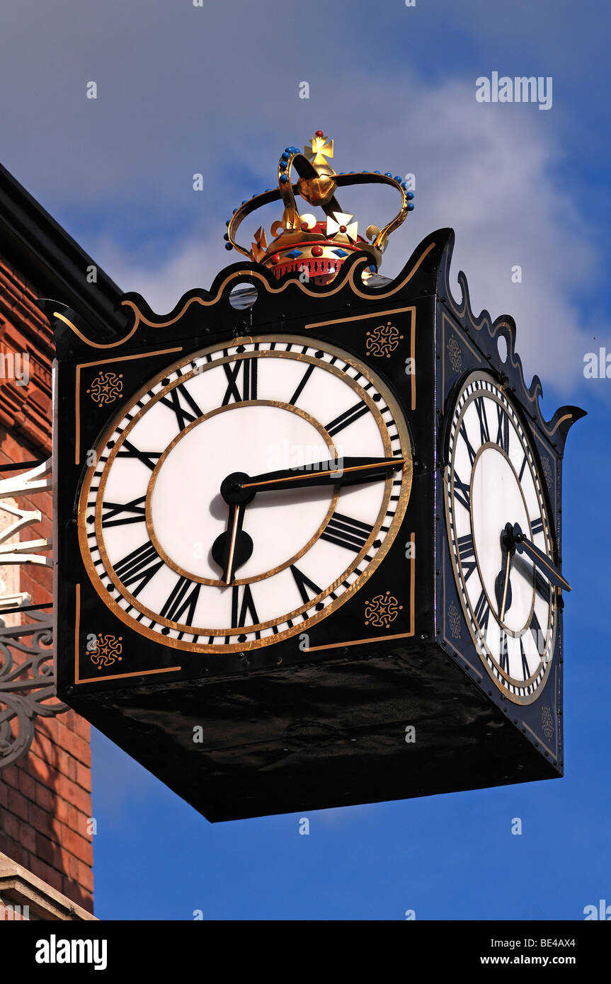 Old english clock hi-res stock photography and images - Alamy