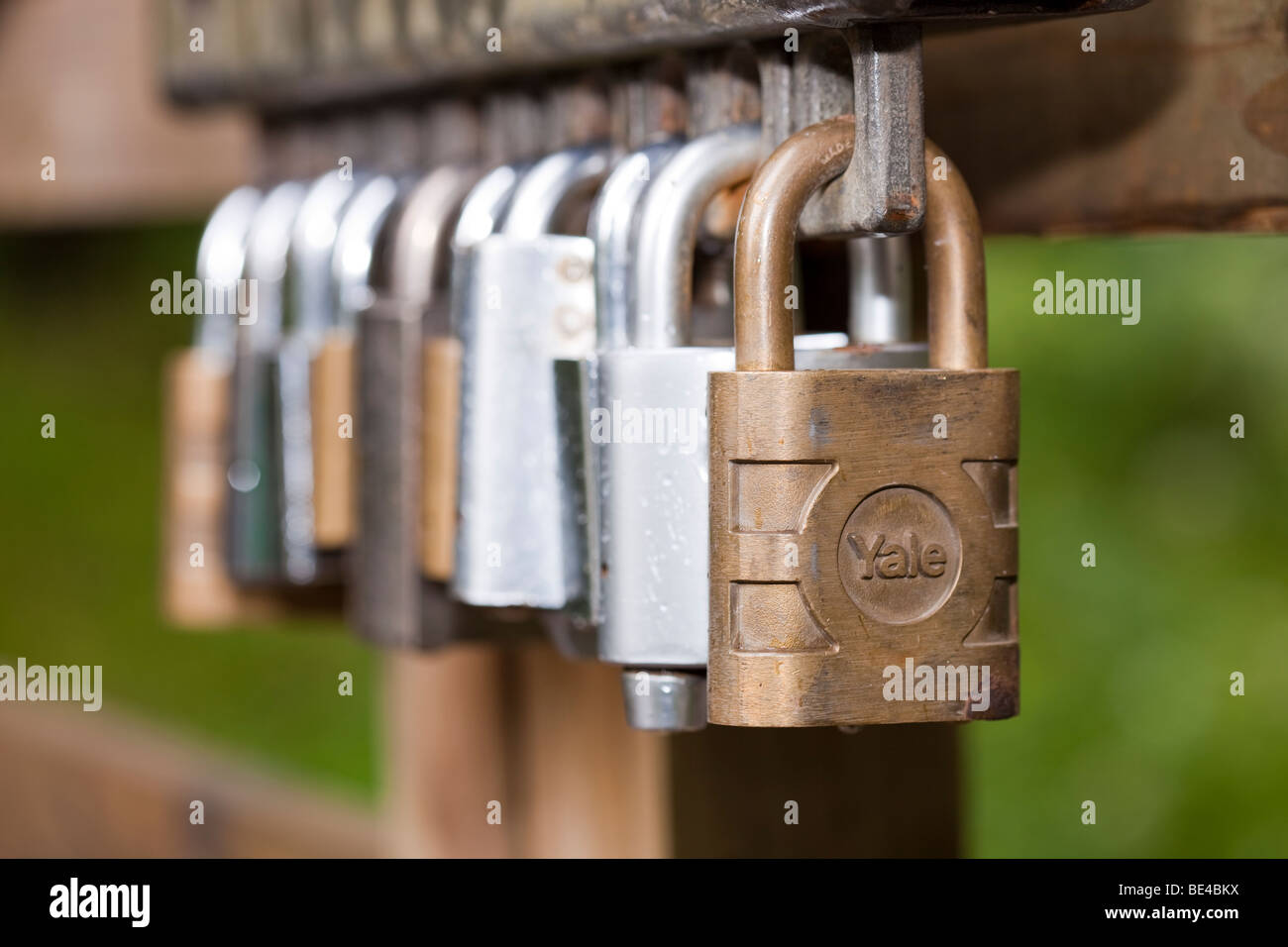 Padlocks on gate hi-res stock photography and images - Alamy