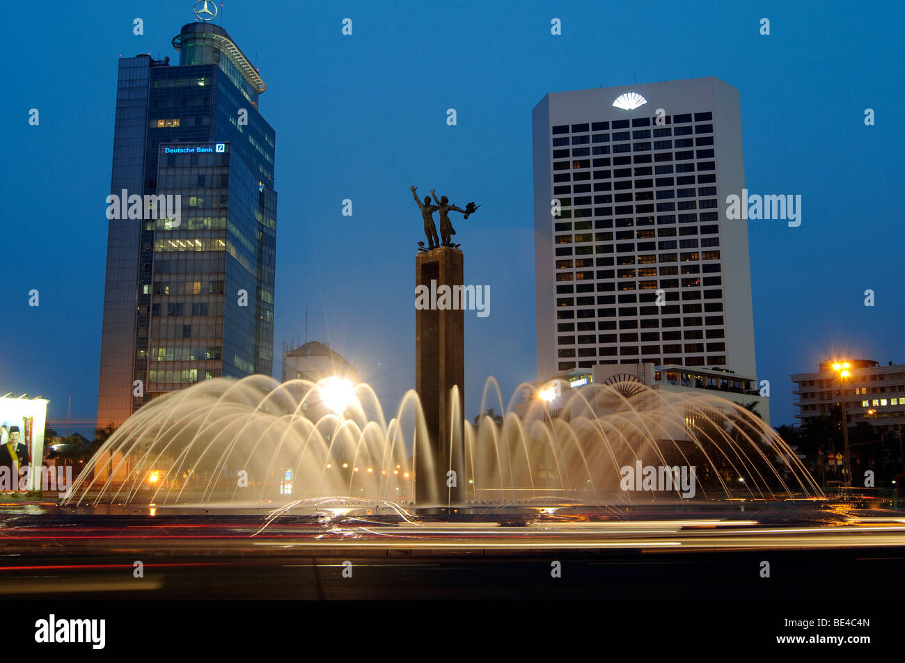 welcome monument jakarta indonesia Stock Photo - Alamy
