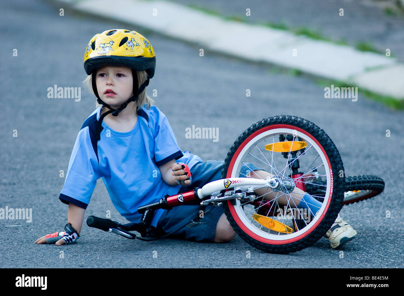 bicycle fall Stock Photo - Alamy