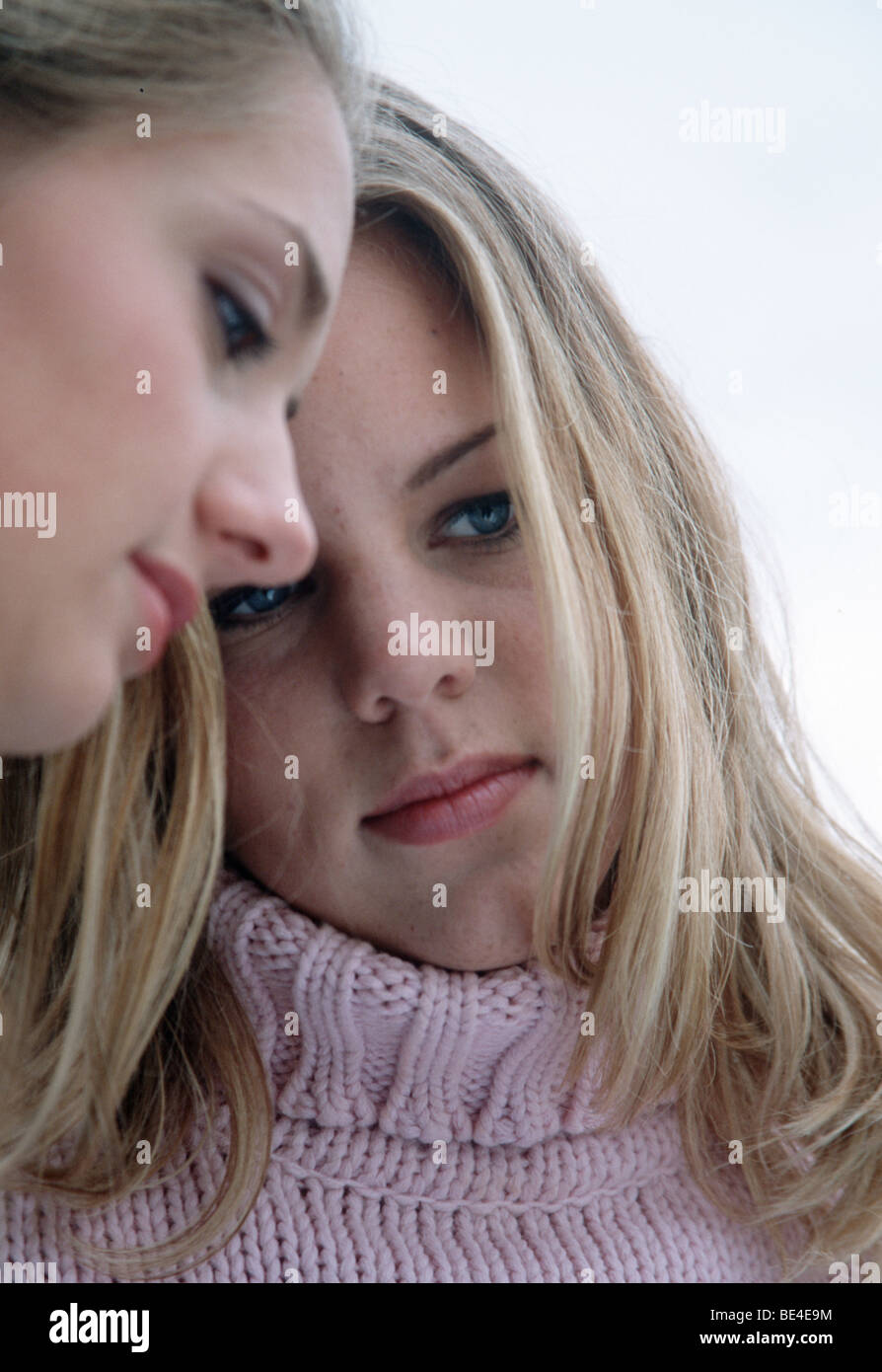 Two friends comforting hi-res stock photography and images - Alamy