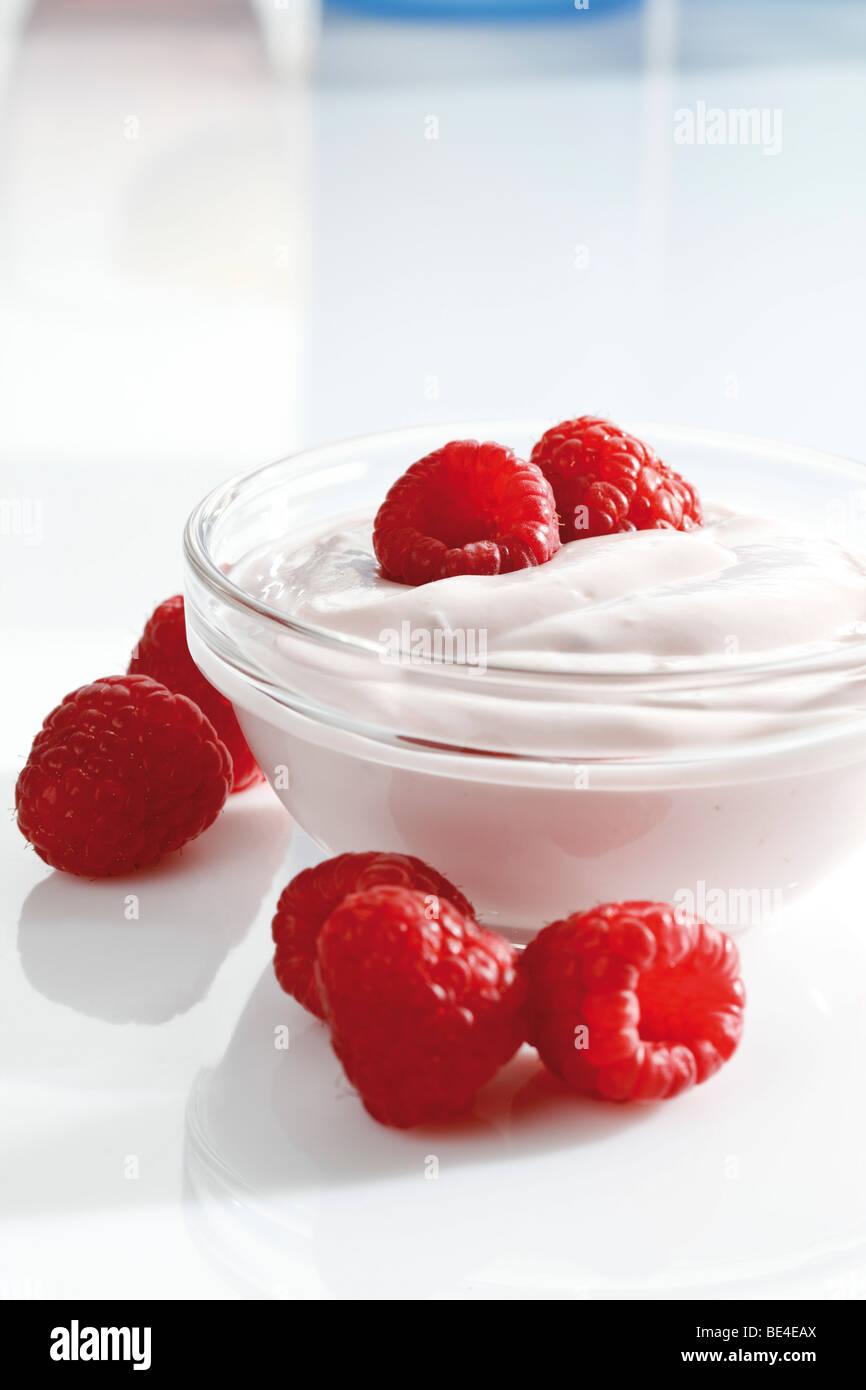 Yogurt fruit bowl cut out hi-res stock photography and images - Alamy