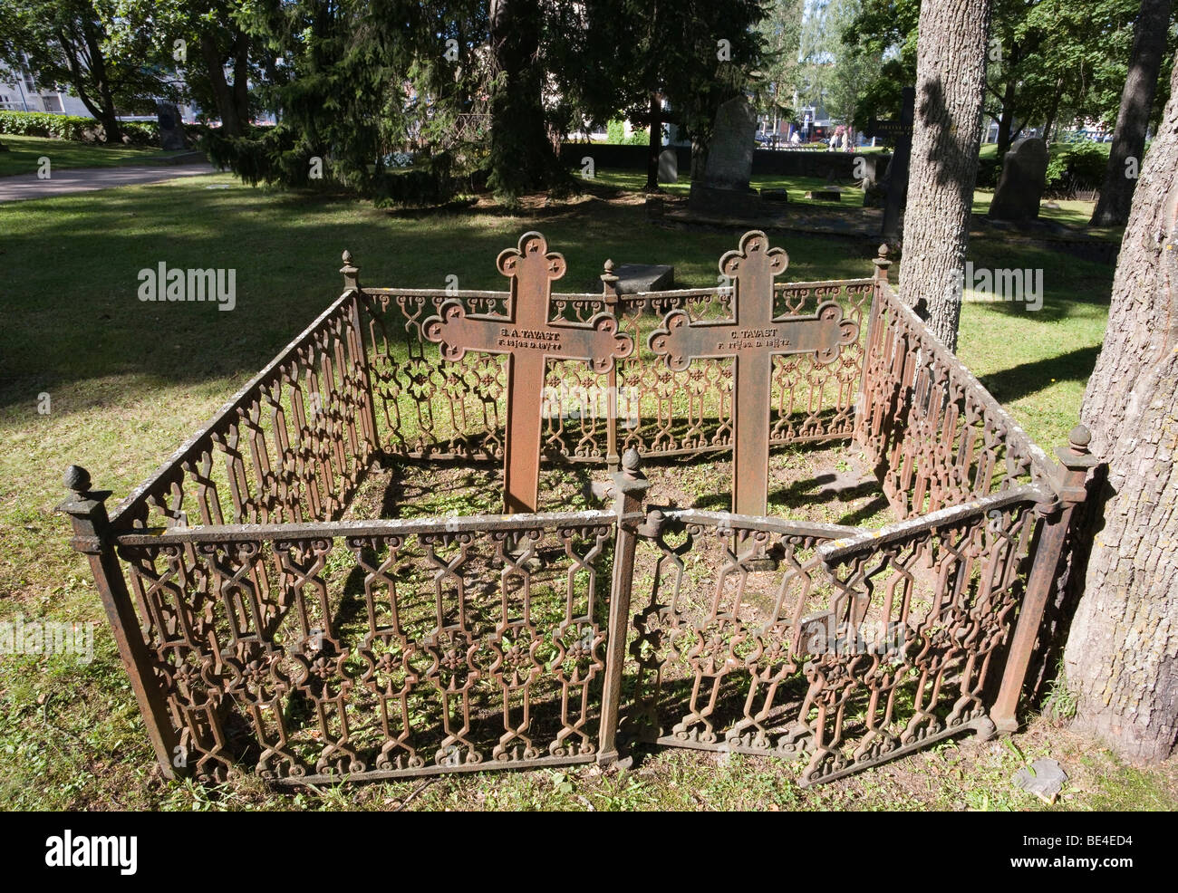 Old graveyard hi-res stock photography and images - Alamy