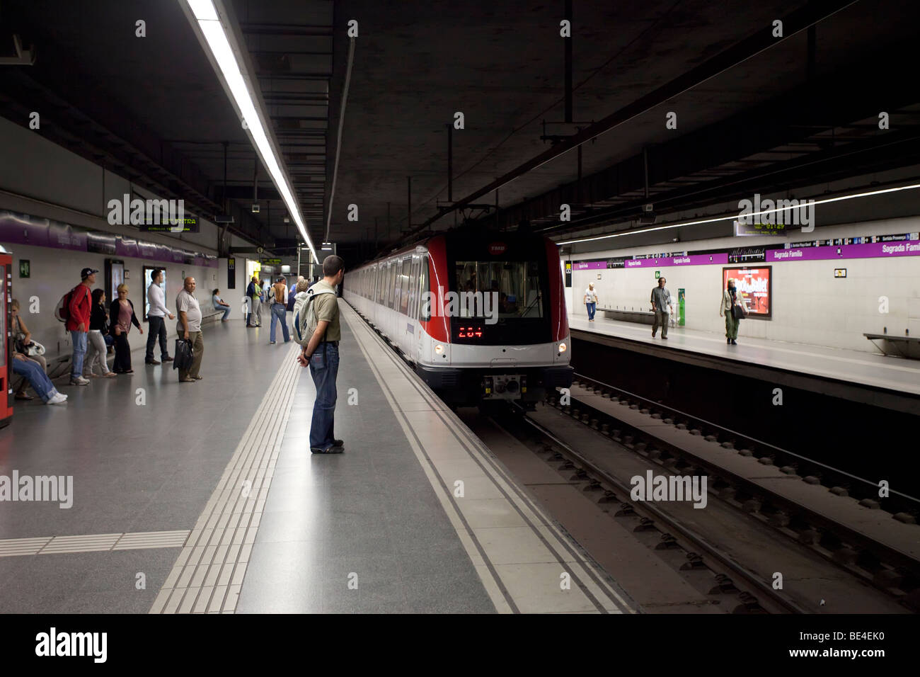 Barcelona Sagrada Familia underground station Stock Photo - Alamy