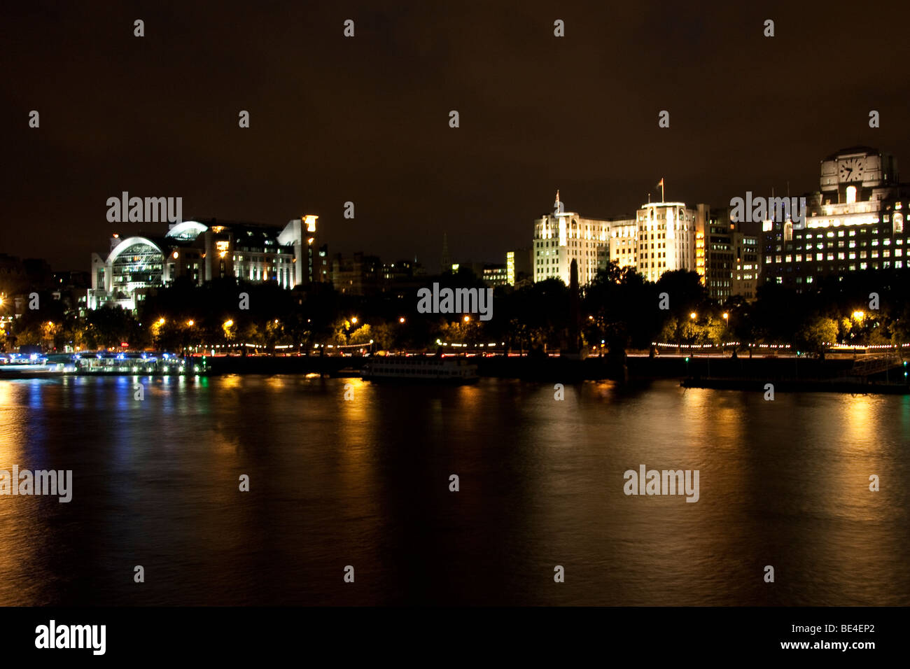 Waterloo bridge at night hi-res stock photography and images - Alamy