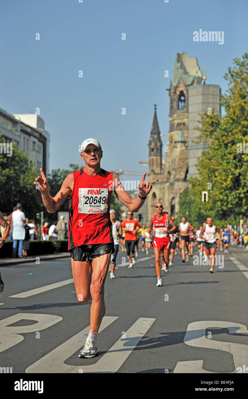 Back shot people running marathon hi-res stock photography and images ...