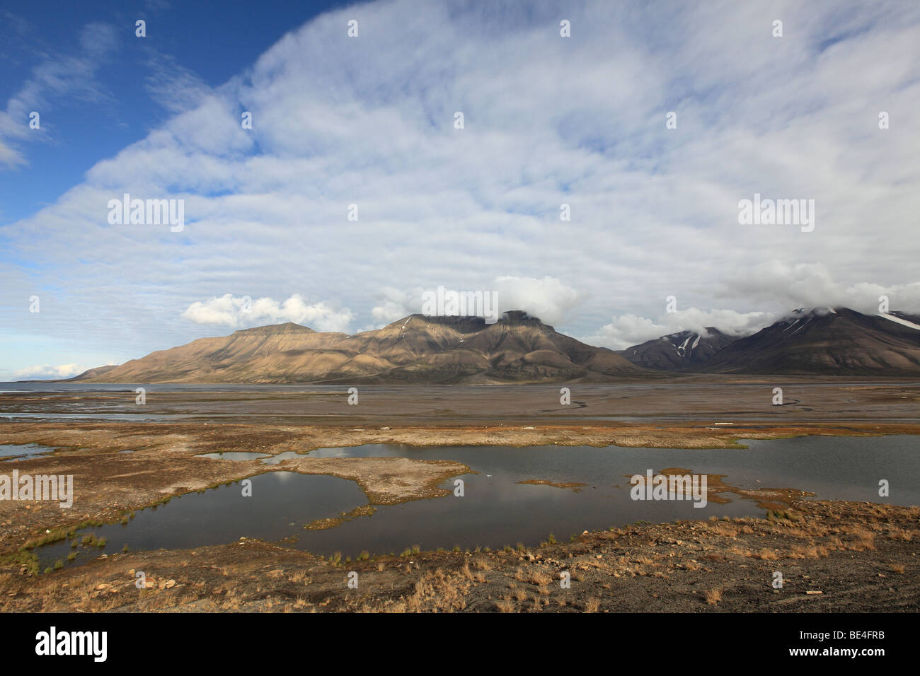 Longyearbyen summer norway hi-res stock photography and images - Alamy