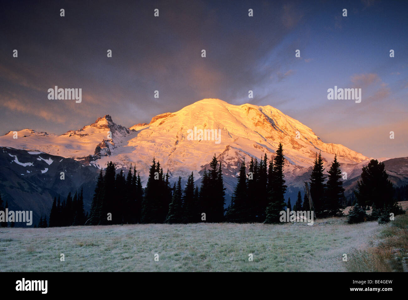 Mount Rainier, Sunrise Stock Photo - Alamy