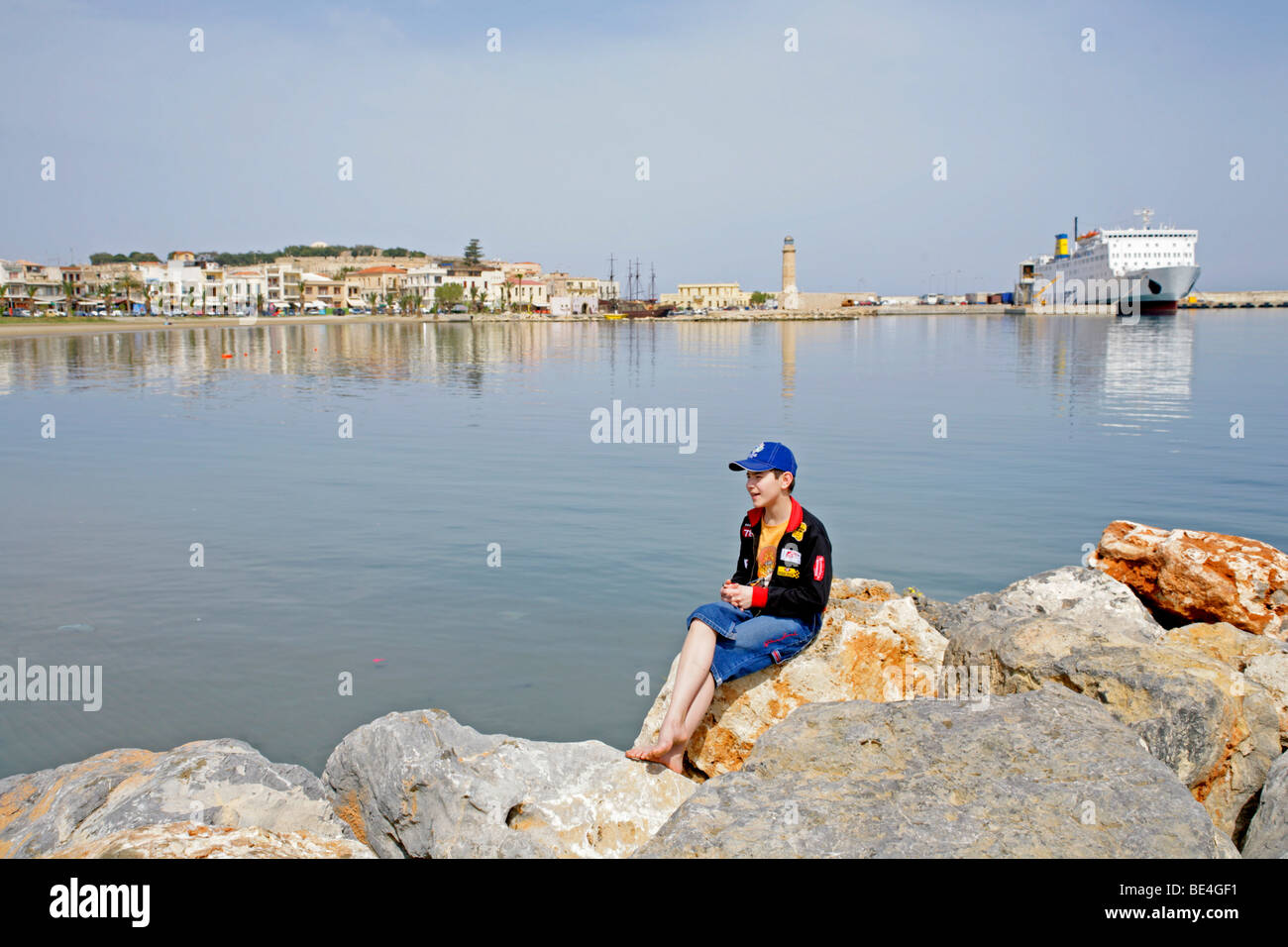 Boy preteen barefoot 12 13 crete hi-res stock photography and images ...