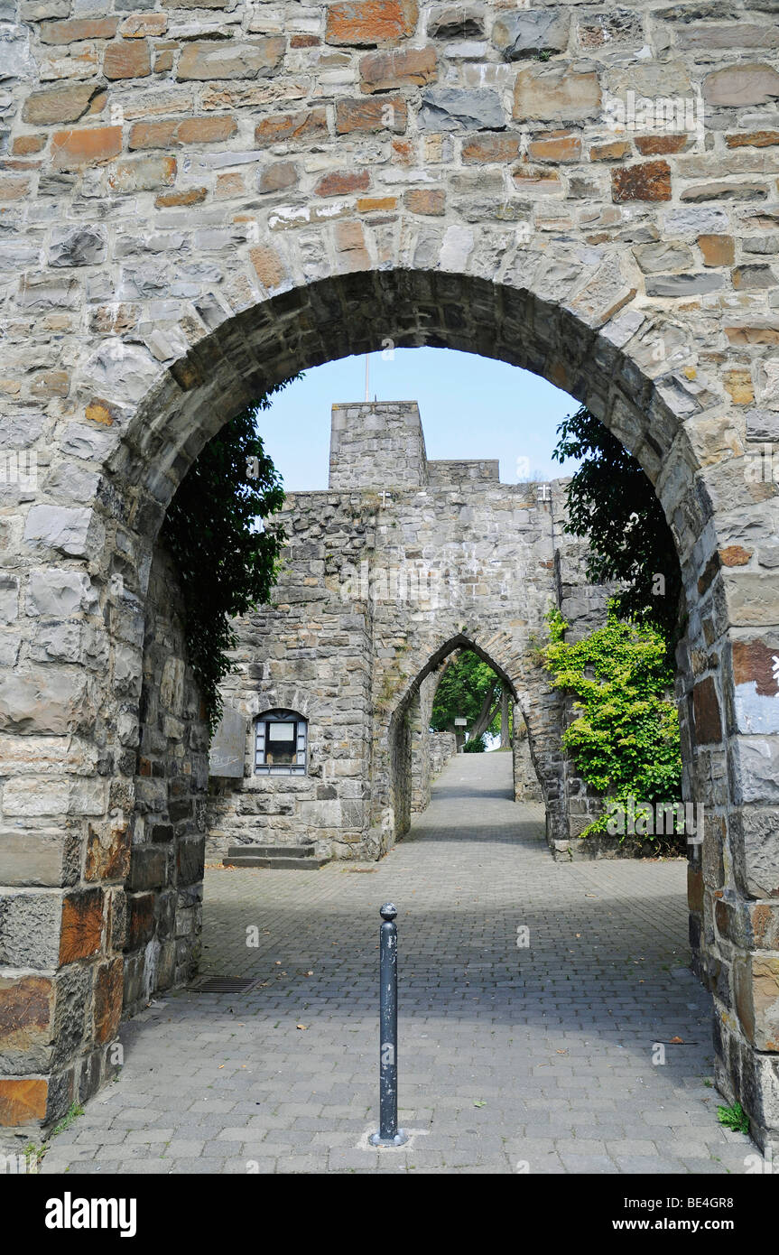 Gate, entrance, castle ruins, palace, Arnsberg, Sauerland region, North ...