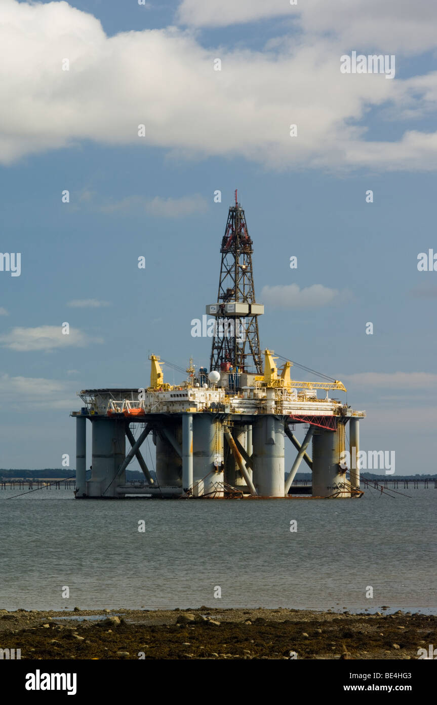 A semi-submersible oil drilling rig, the Arctic 2, moored in the ...