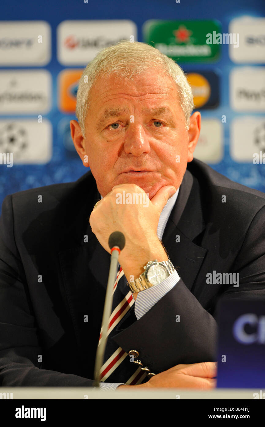 Coach Walter Smith, Glasgow Rangers, press center, Mercedes-Benz Arena ...