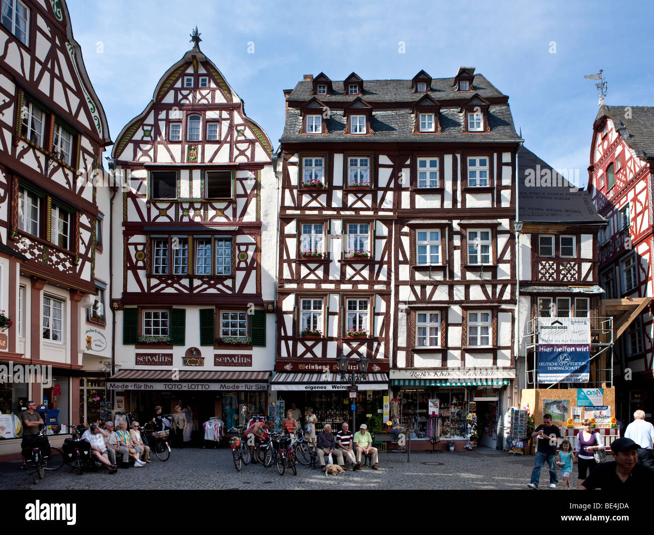The historic Bernkastel marketplace, Bernkastel-Kues, Mosel river ...